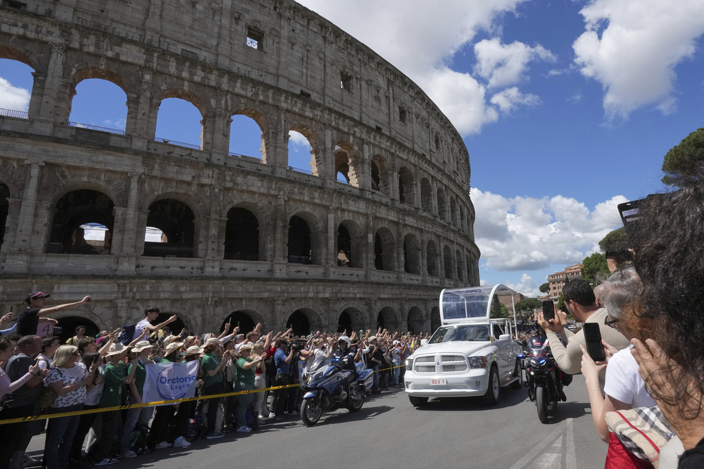 PHOTO GALLERY: Vatican Pope Funeral Procession | News, Sports, Jobs ...